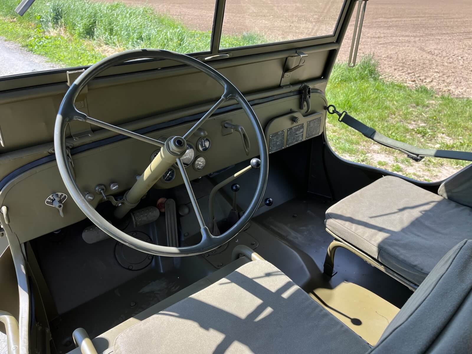 Jeep Willys MB - June 1944 - Military classic vehicles