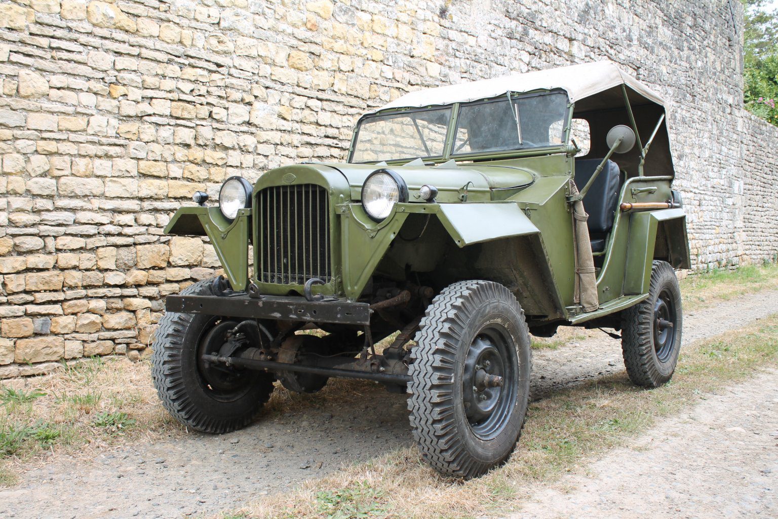 Renault UE tankette - Sold - Military classic vehicles